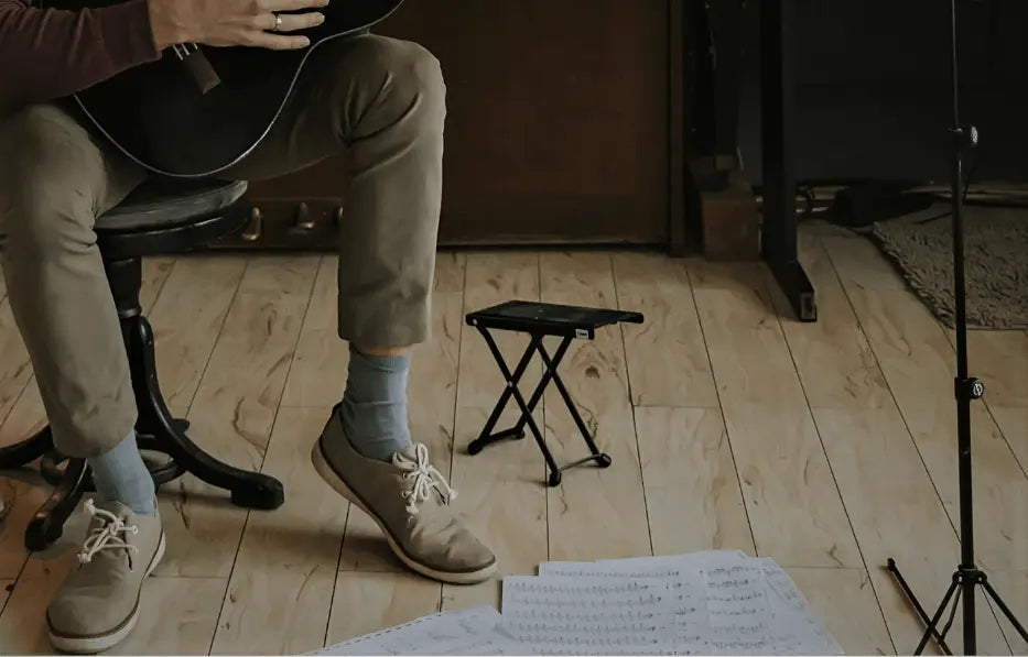 Foot stool – Acoustic Yard